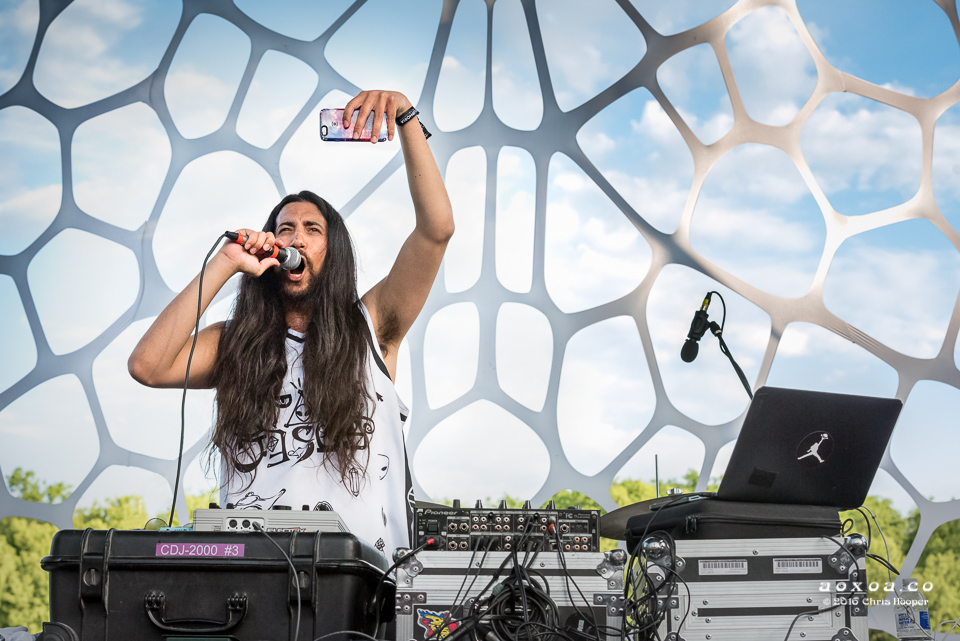 Space Jesus & Yheti at Sycamore Deli, Blacksburg – BADASS